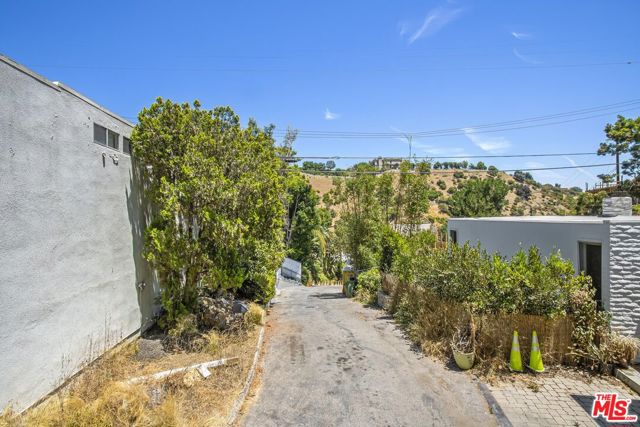 1911 N Beverly Drive Beverly Hills CA 90210 | Active 1911 N Beverly Drive Beverly Hills CA 90210 | Active